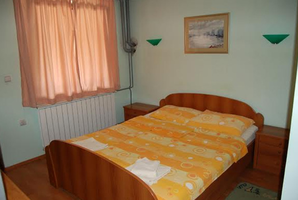 GOSTIONA SPLAV DUNAVAC FUTOG | IPA Regija Novi Sad GOSTIONA SPLAV ...